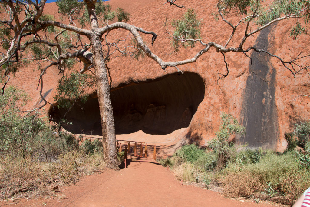 Australien Urlaub - Uluru ehemals Ayers Rock der wichtige Berg im Outback