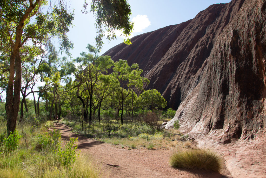 Australien Urlaub - Uluru ehemals Ayers Rock der wichtige Berg im Outback